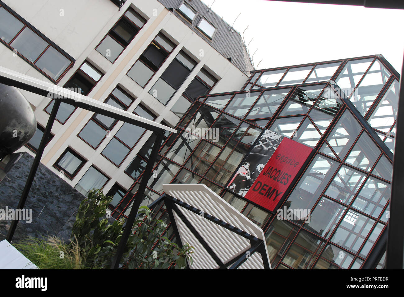Square and modern buildings in Nantes (France Stock Photo - Alamy