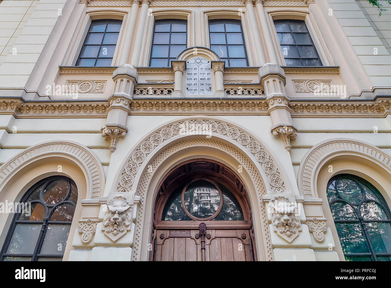 Warsaw, Poland May 31, 2018: The Nozyk Synagogue, prewar Jewish house ...