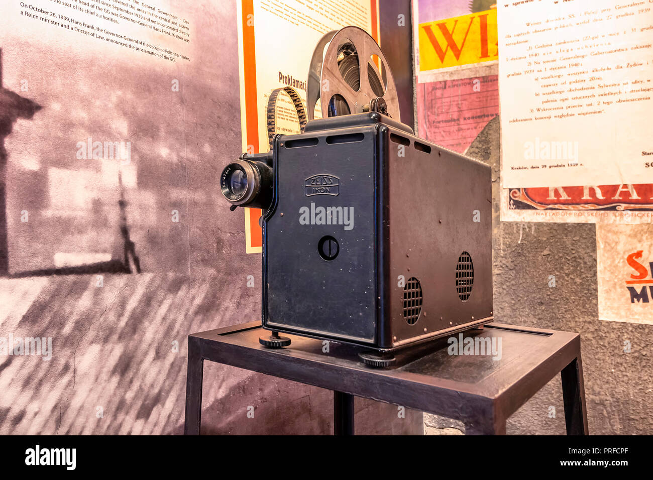 Light projection history building hi-res stock photography and images ...