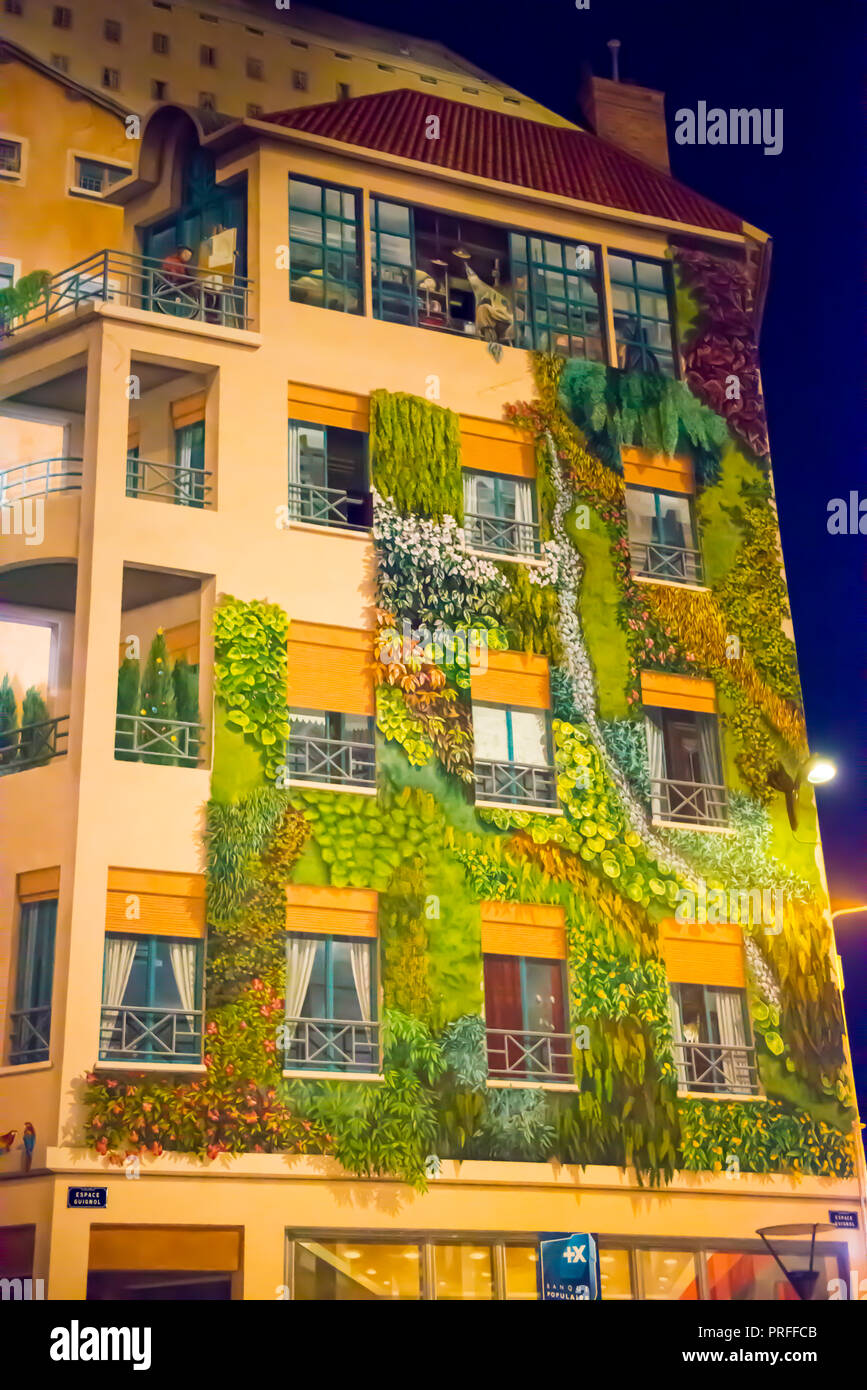 Building of lyon hi-res stock photography and images - Alamy