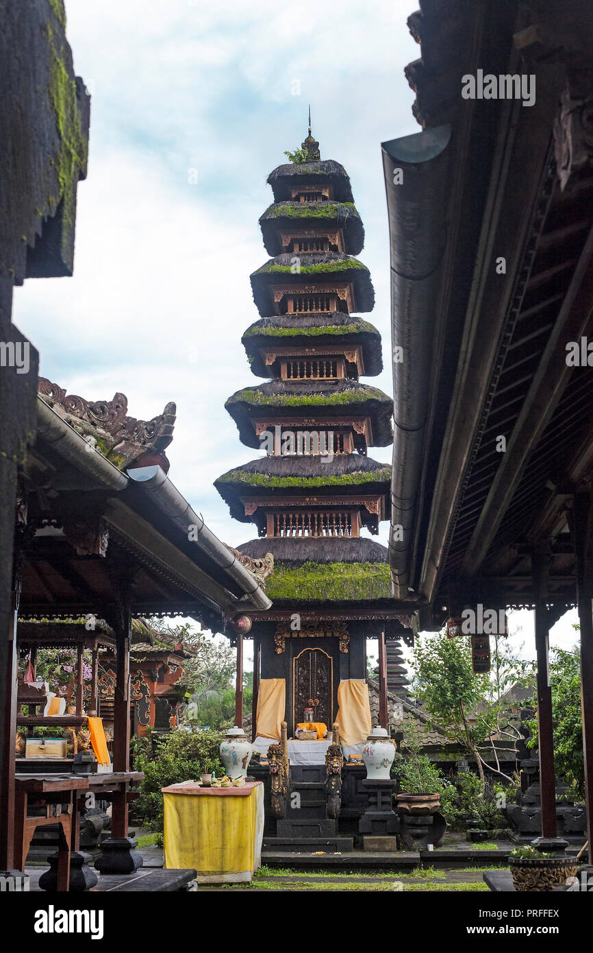 Pura Besakih temple complex, holiest of all Balinese Hindu temple ...