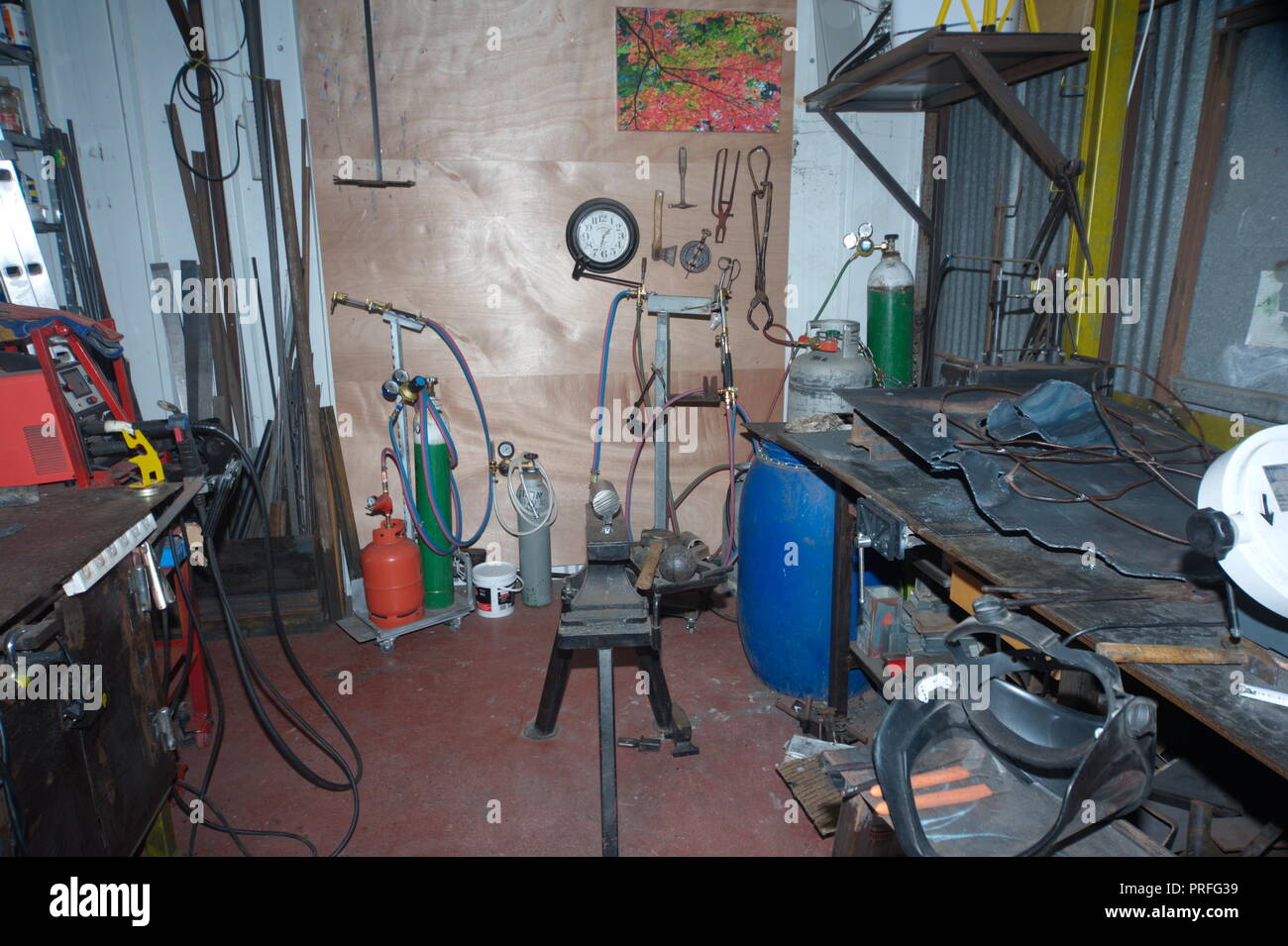 Blacksmith vise hi-res stock photography and images - Alamy