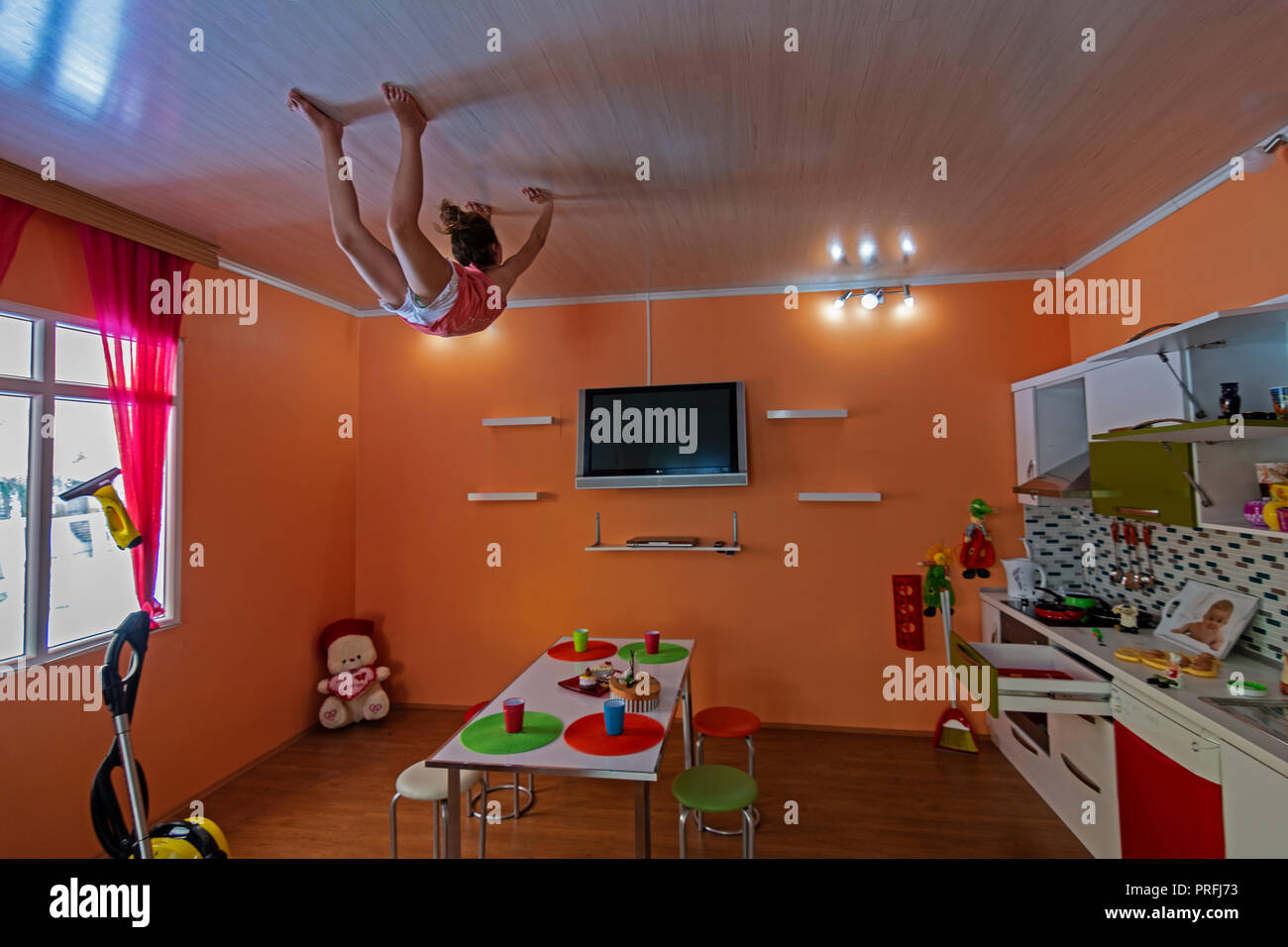 Inverted house hi-res stock photography and images - Alamy