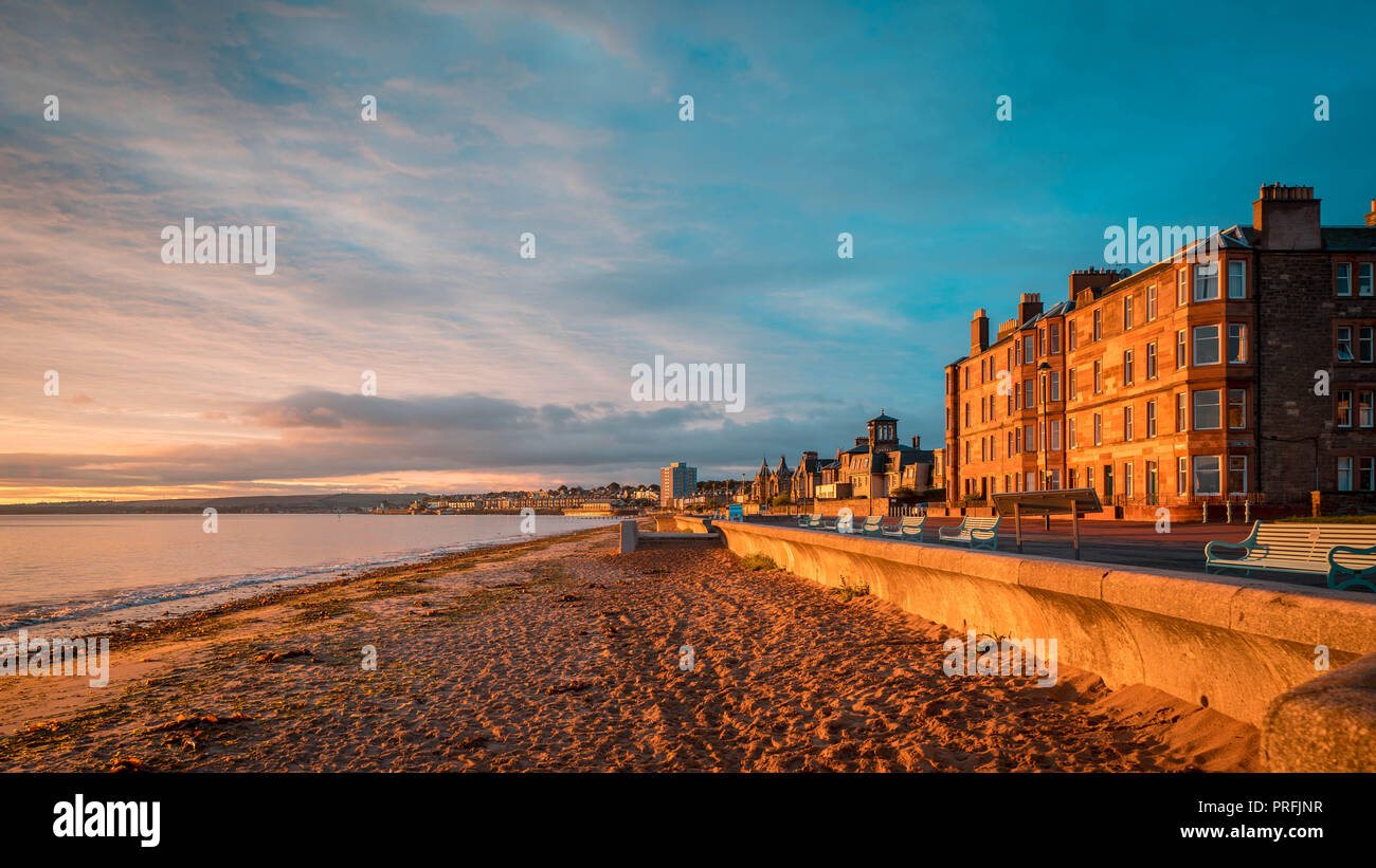 Portobello edinburgh hi-res stock photography and images - Alamy