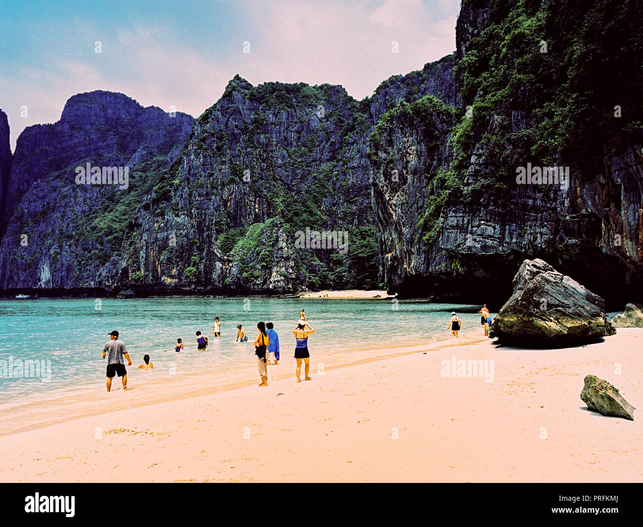 Ma ya bay thailand hi-res stock photography and images - Alamy