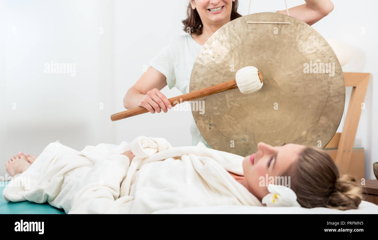 Sound healing hi-res stock photography and images - Alamy