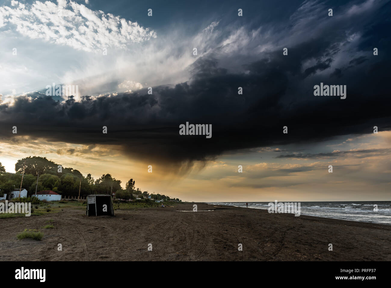 Tornado over water hi-res stock photography and images - Alamy