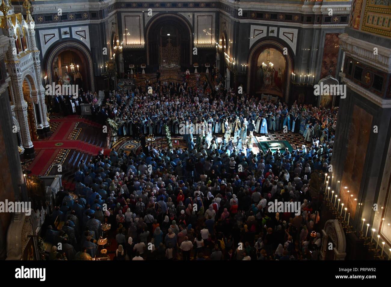 September 21, 2018. - Russia, Moscow. - Believers welcome relics of ...