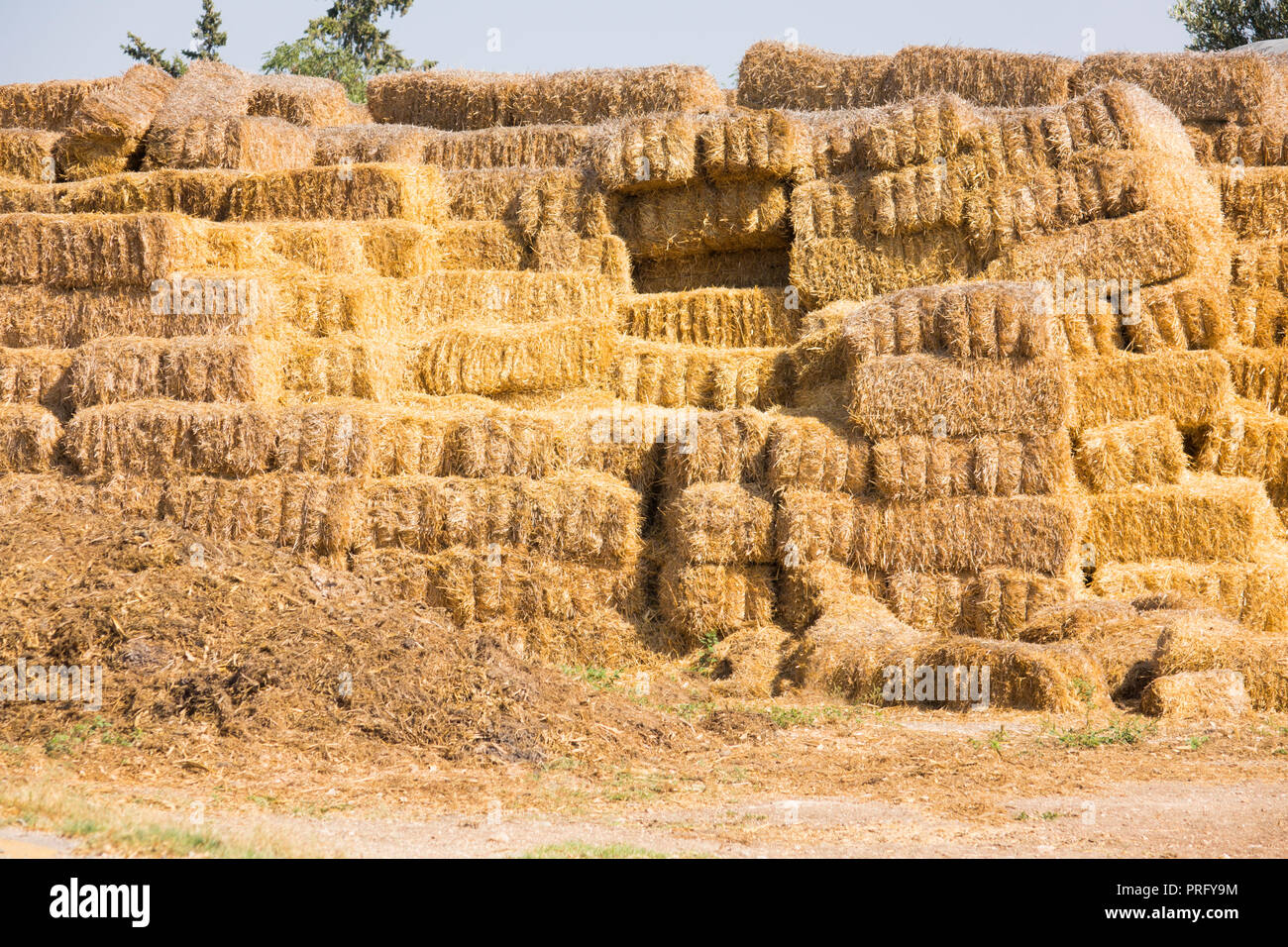 Hay bale pyramid hi-res stock photography and images - Alamy