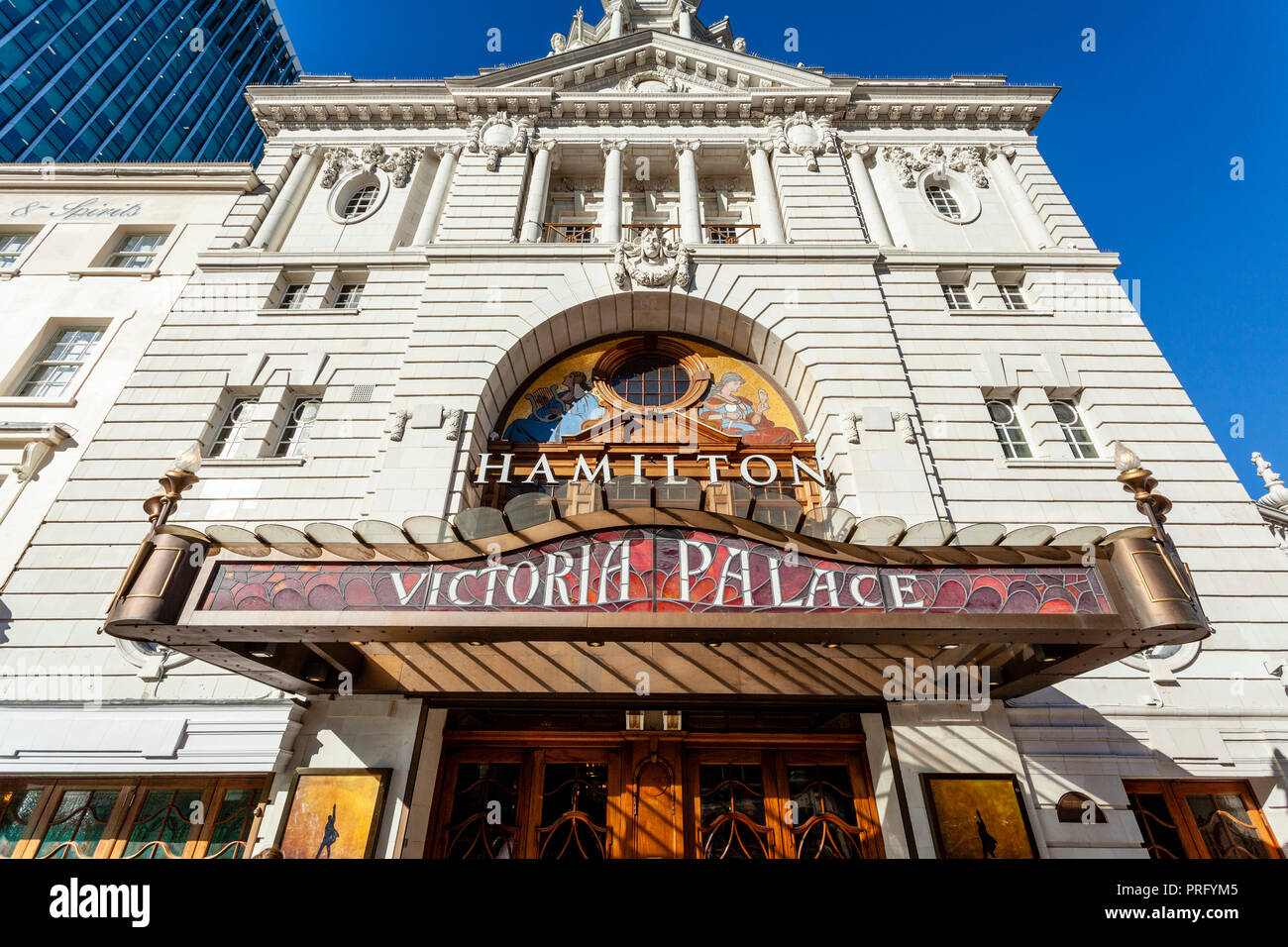 At the victoria palace theatre hi-res stock photography and images - Alamy