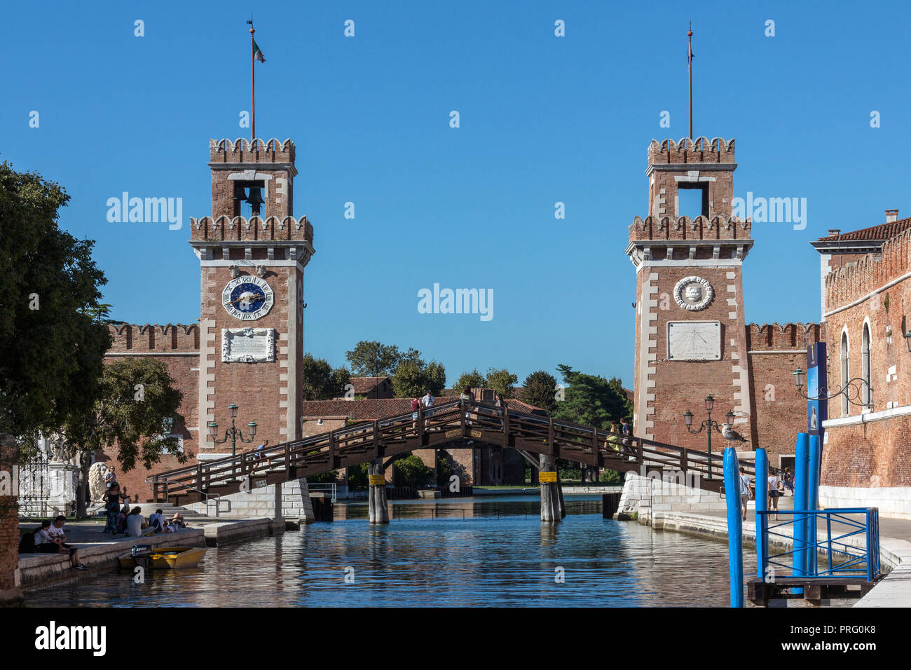 Arsenal entrance hi-res stock photography and images - Alamy