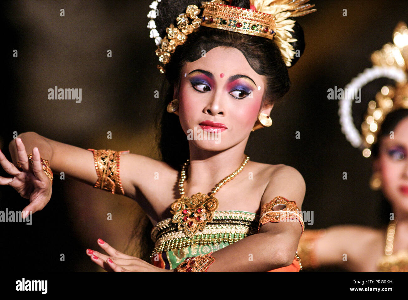 Beautiful balinese woman dancing in hi-res stock photography and images ...