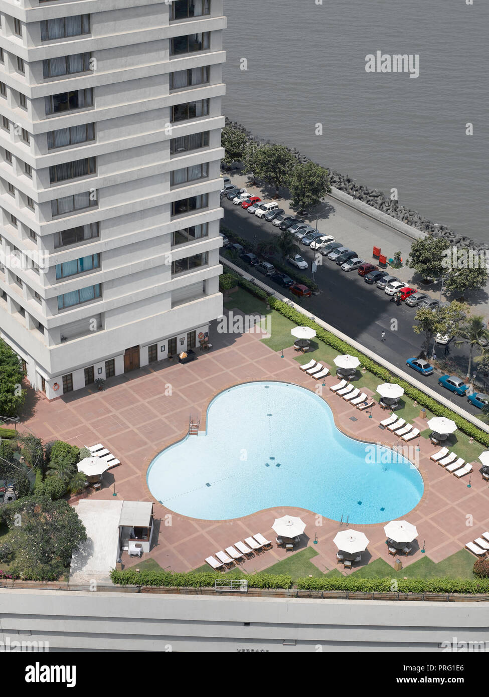 SWIMMING POOL AT THE TRIDENT HOTEL, NARIMAN POINT, MUMBAI, INDIA, ASIA ...