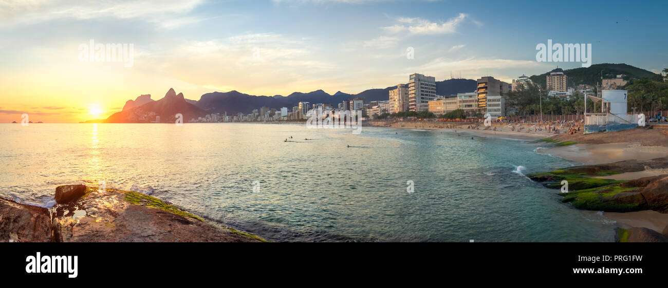 Rio sunset arpoador beach brazil hi-res stock photography and images ...