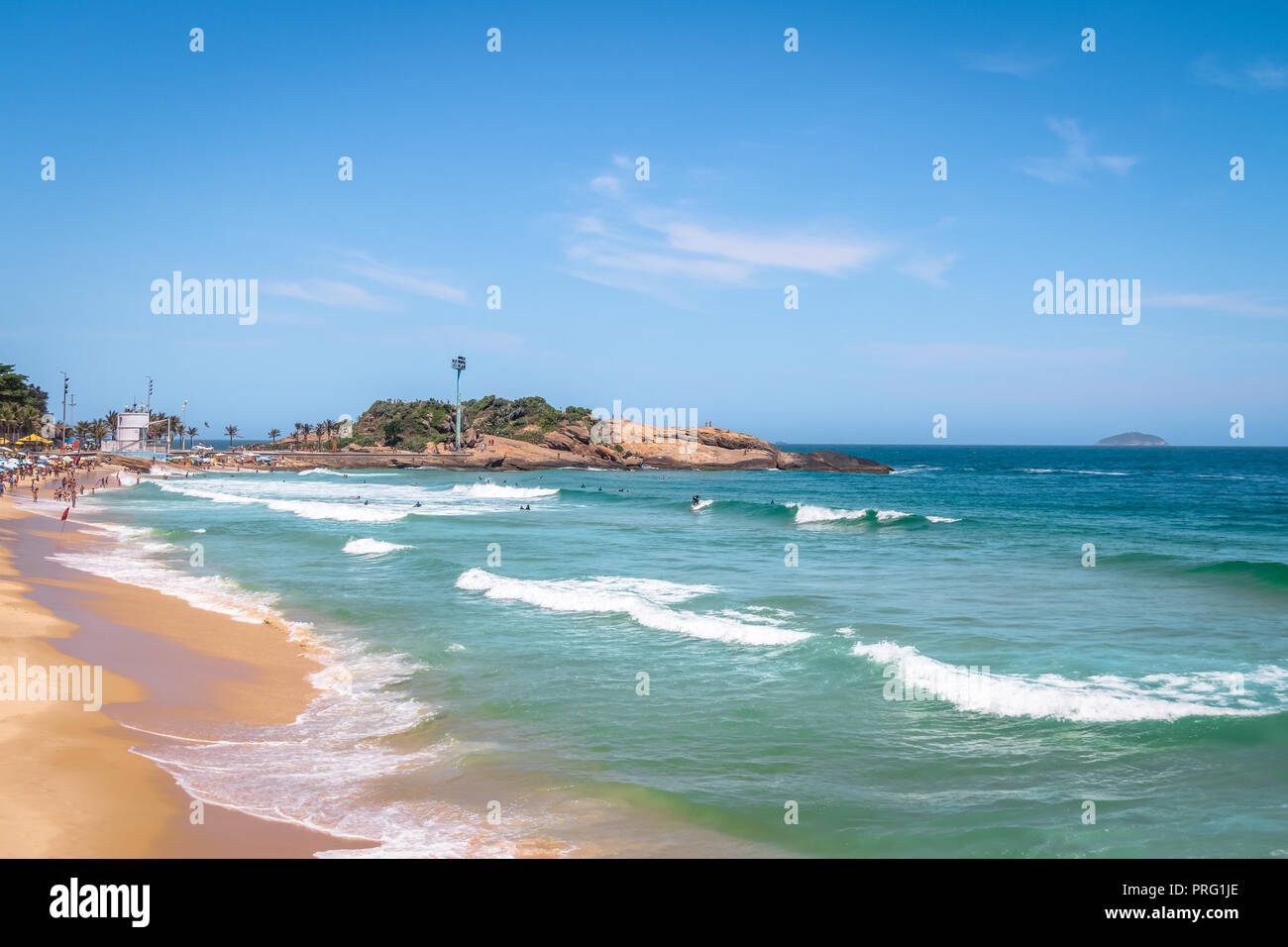 Arpoador Beach and Stone - Rio de Janeiro, Brazil Stock Photo - Alamy