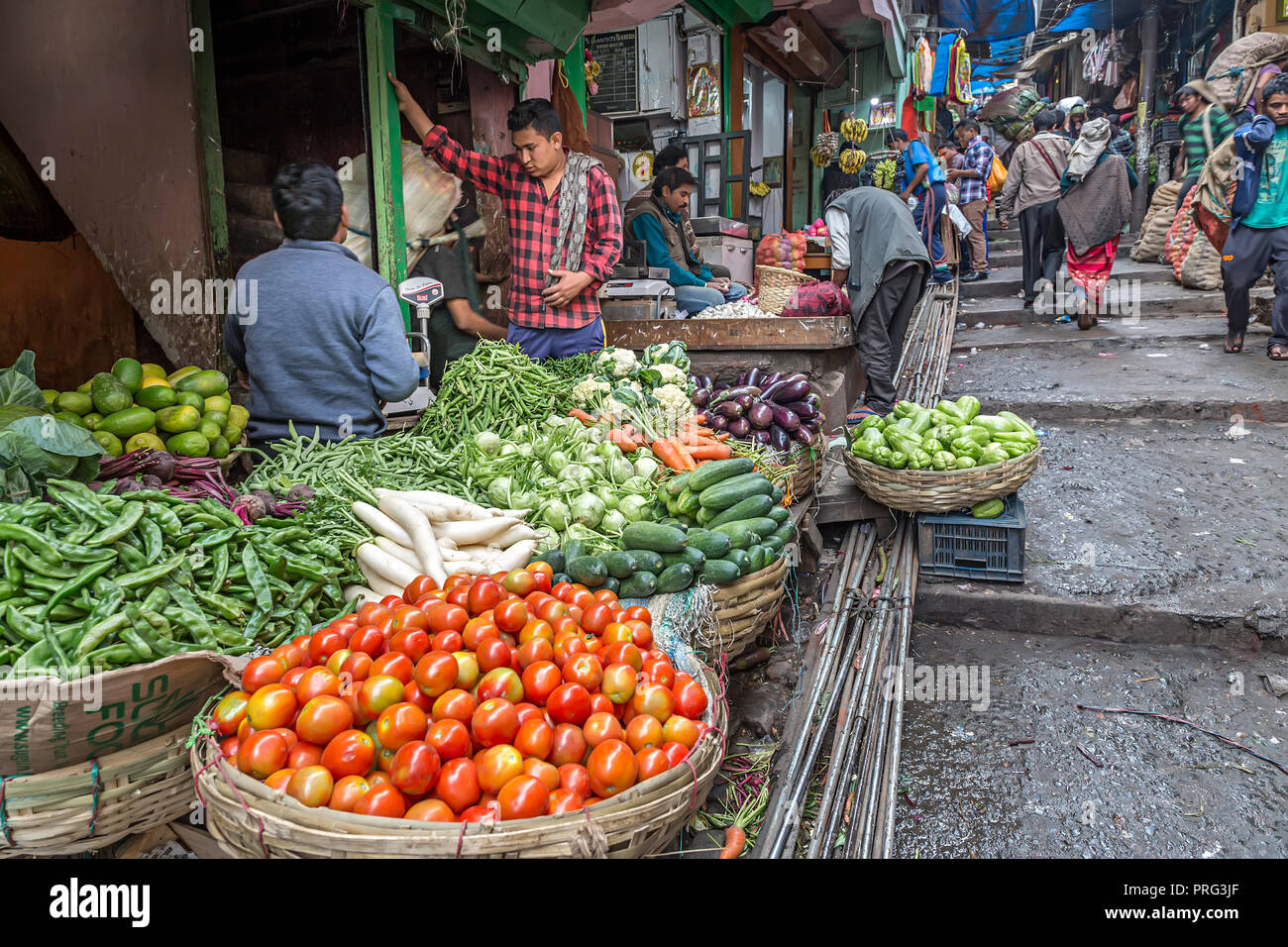 India outdoor food market hi-res stock photography and images - Alamy