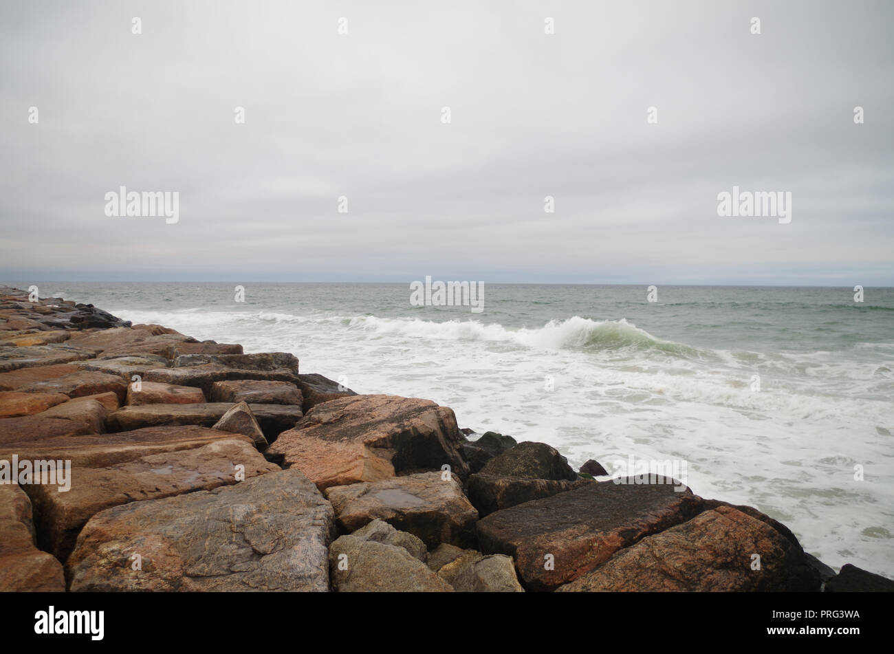 Rhode island beach rocks hi-res stock photography and images - Alamy
