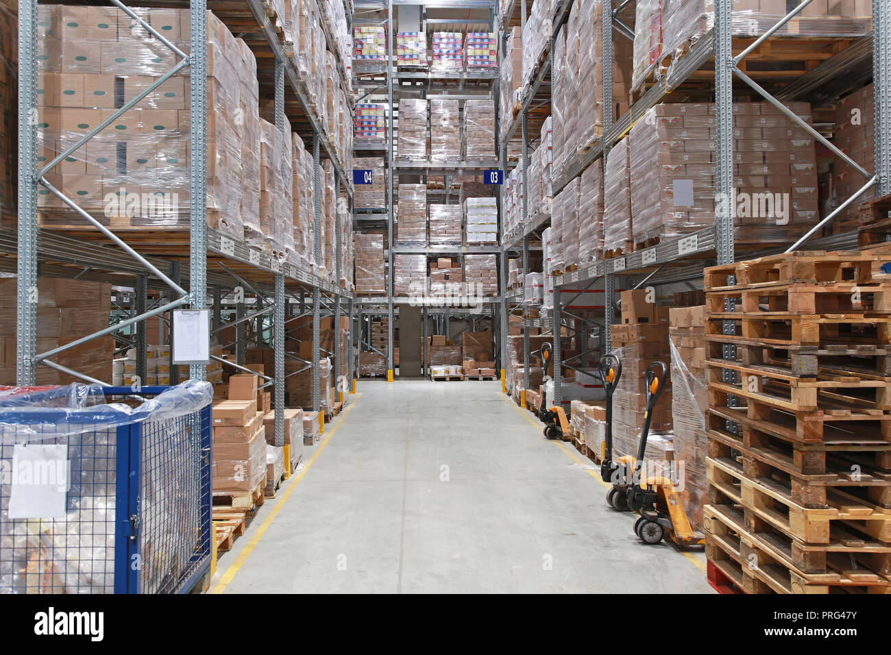 Storage shelving system in distribution warehouse Stock Photo - Alamy