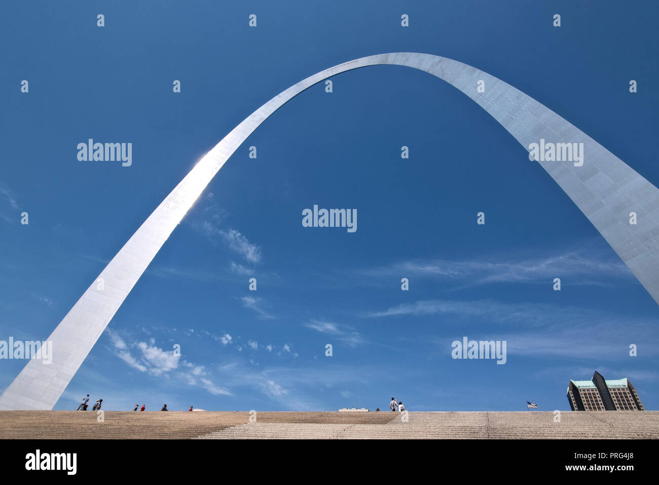 The landmark Gateway Arch, Gateway to the West, Downtown St. Louis ...