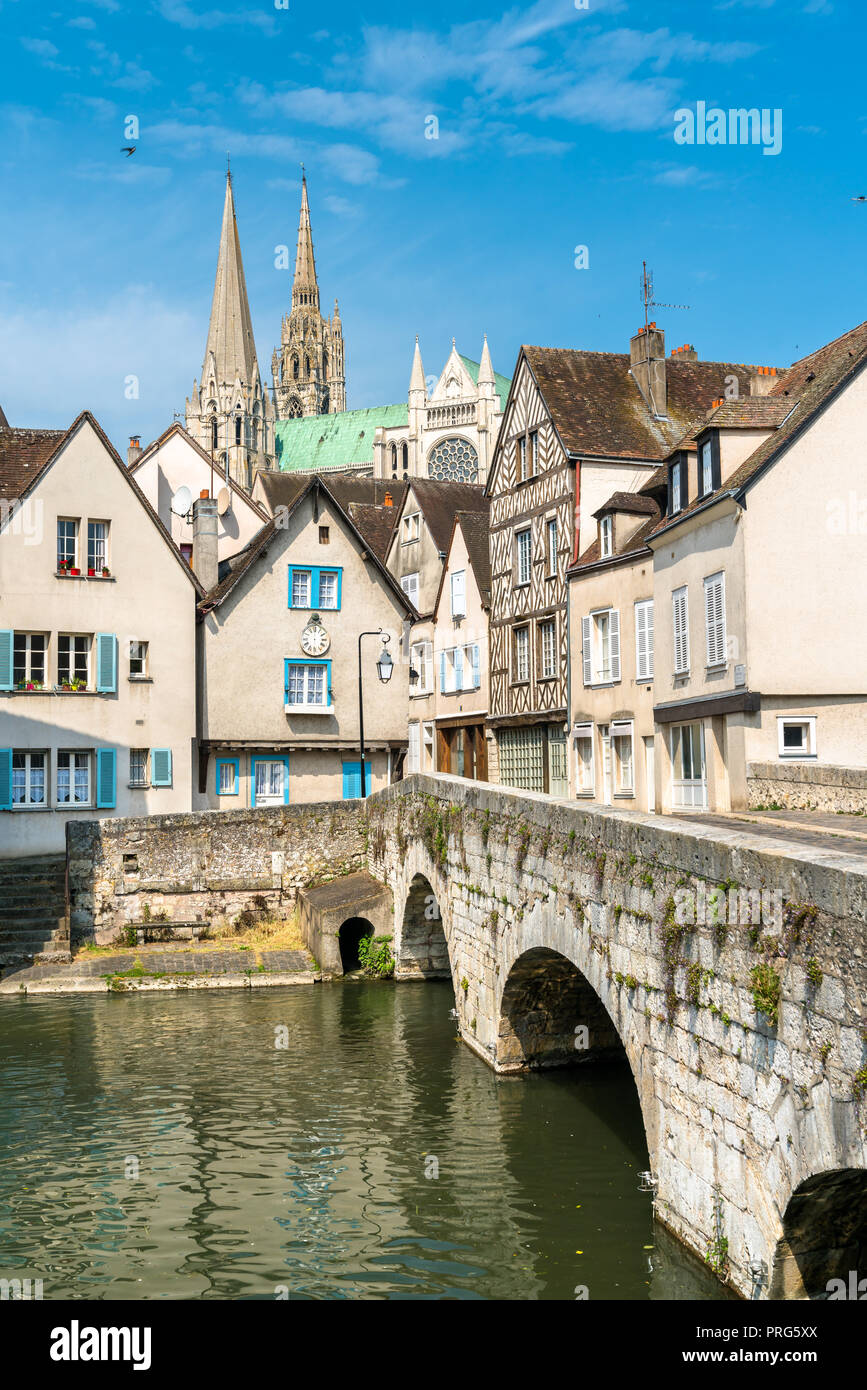 Chartres france village hi-res stock photography and images - Alamy
