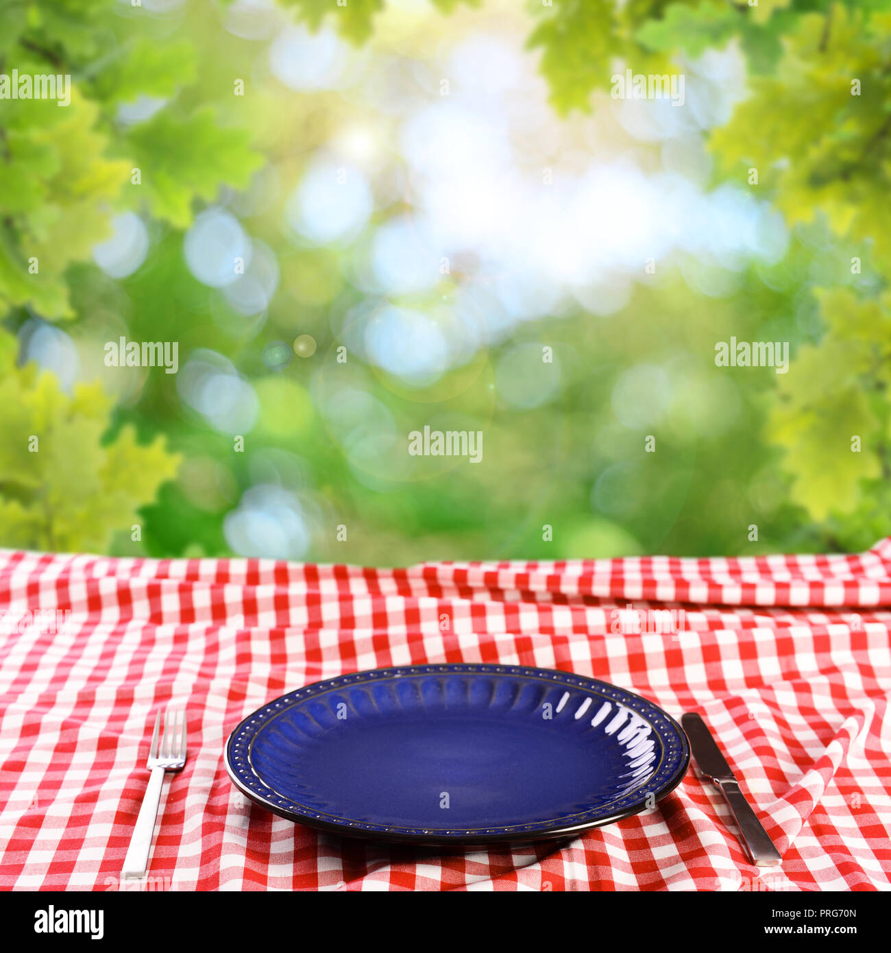 Empty table background Stock Photo - Alamy