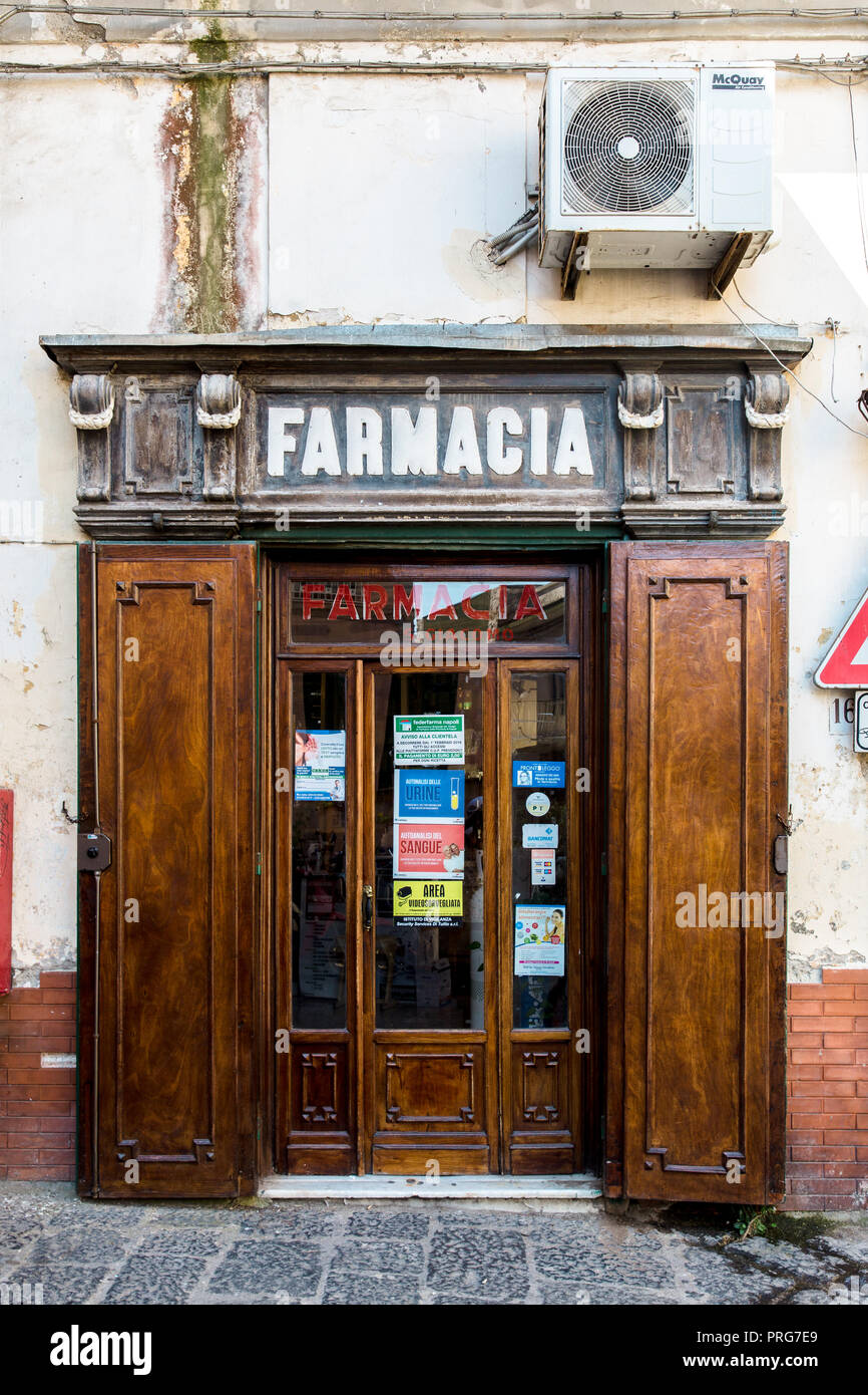 Traditional farmacia hi-res stock photography and images - Alamy