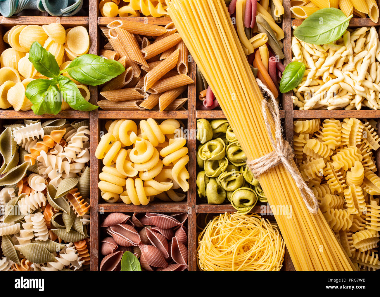 Uncooked spaghetti box hi-res stock photography and images - Alamy