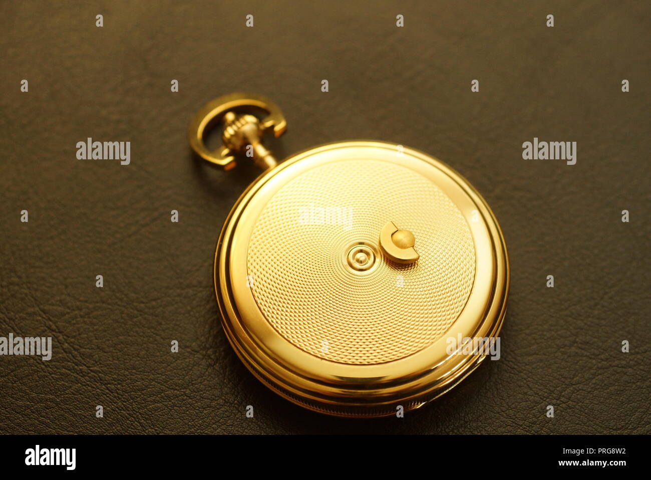 Broken antique pocket watch hi-res stock photography and images - Alamy