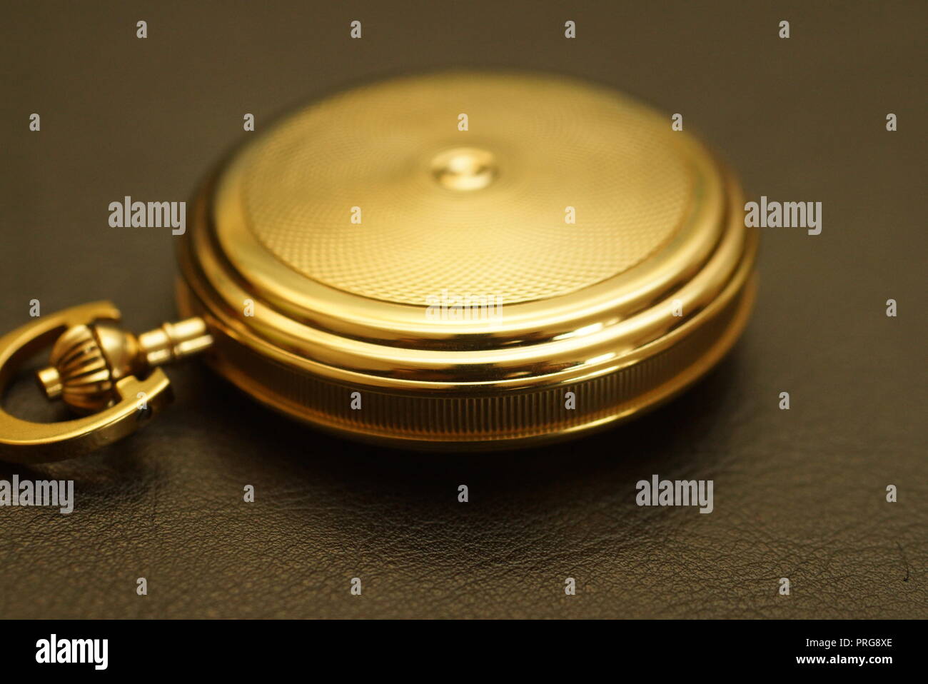 Broken antique pocket watch hi-res stock photography and images - Alamy