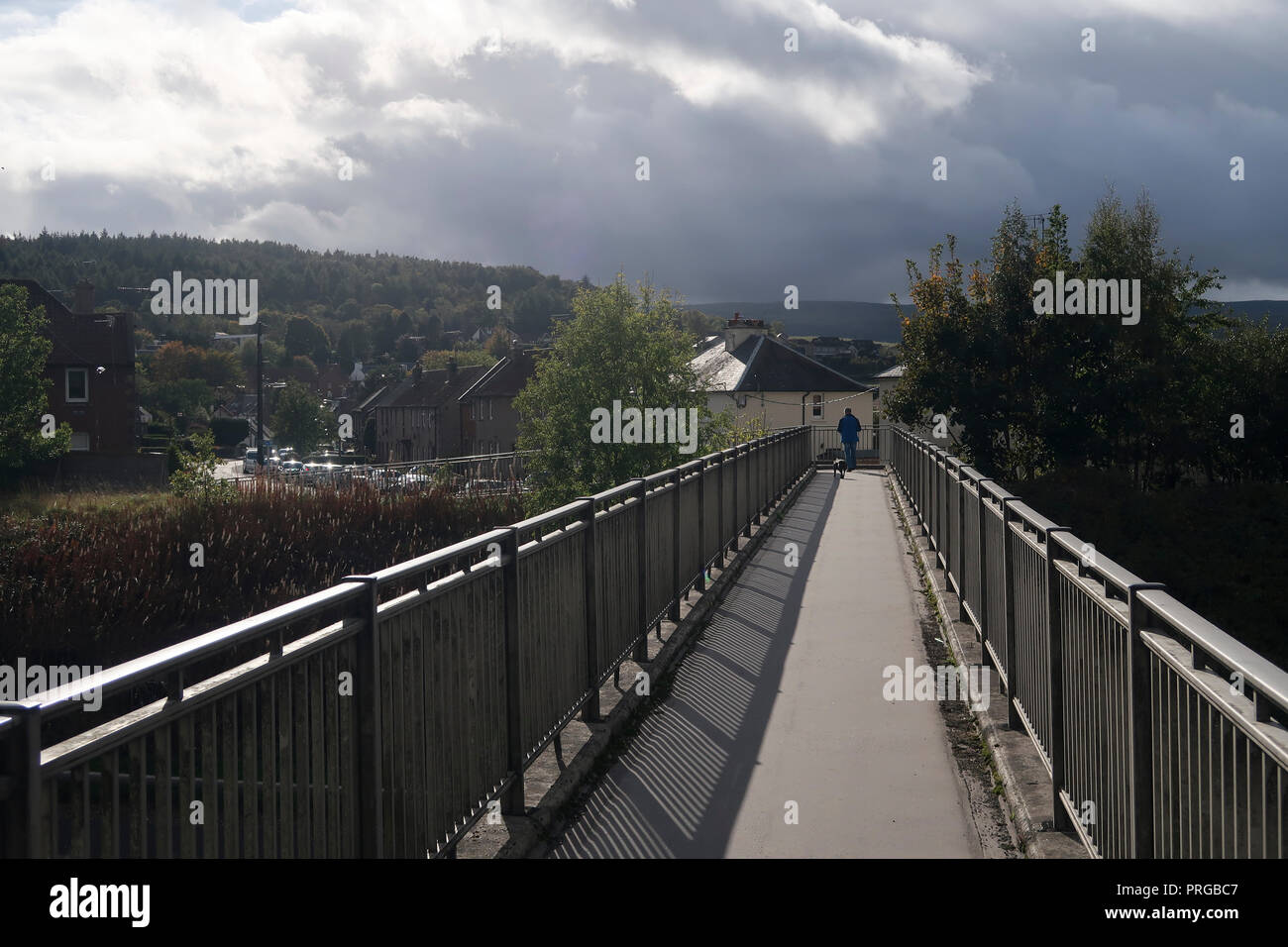 Pedestrian footbridge over M9 motorway at Stirling Stock Photo - Alamy