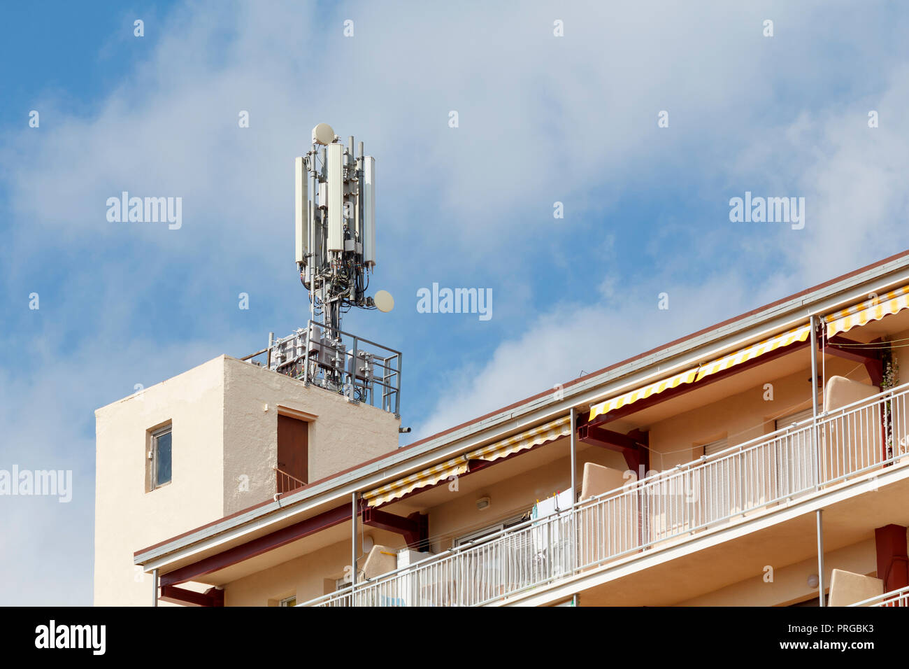 Aerial antennas mast transmitter hi-res stock photography and images ...