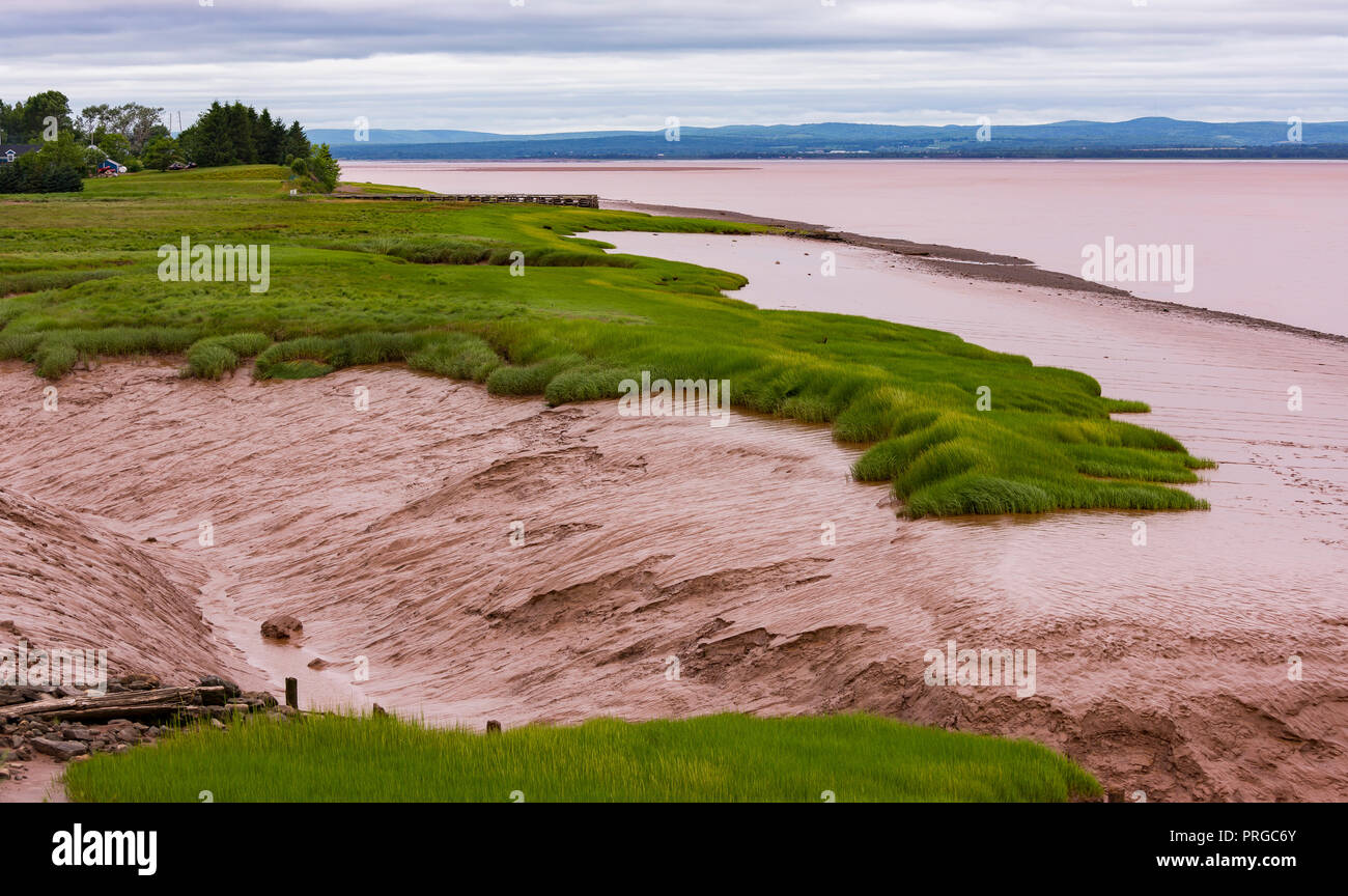 NOVA SCOTIA, CANADA - Bay of Fundy low tide Stock Photo - Alamy