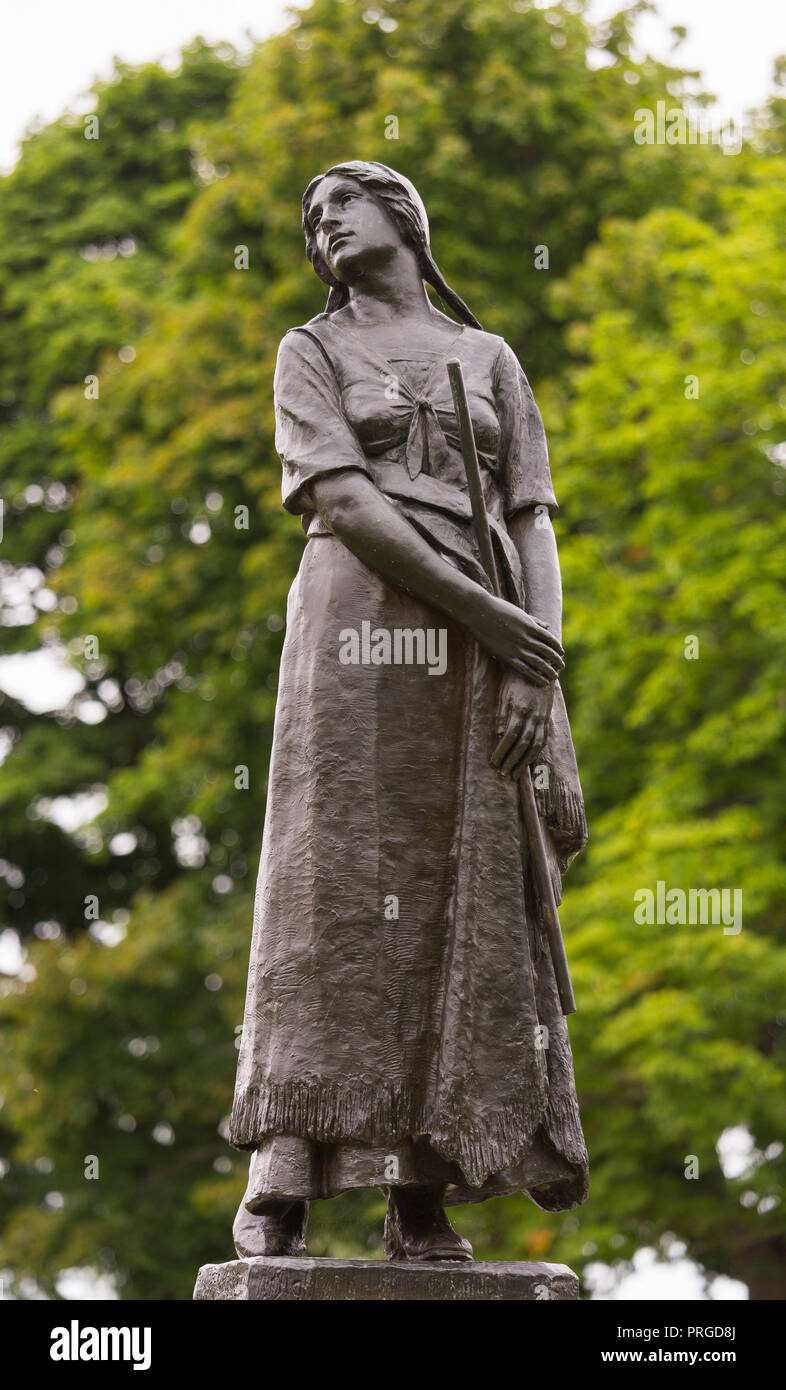 GRAND-PRE, NOVA SCOTIA, CANADA - Statue of Evangeline, in memory of ...