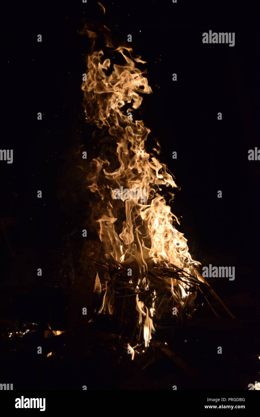 Beautiful orange fire burning night hi-res stock photography and images ...