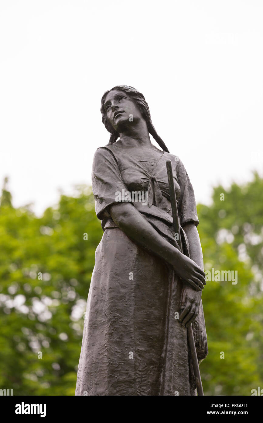 GRAND-PRE, NOVA SCOTIA, CANADA - Statue of Evangeline, in memory of ...