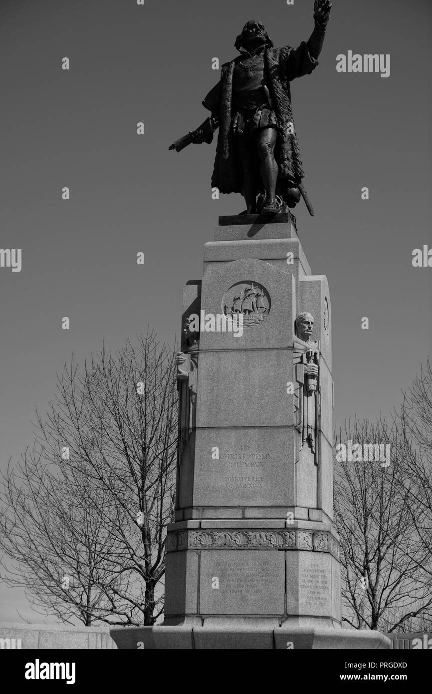 Statute Black and White Stock Photos & Images - Alamy