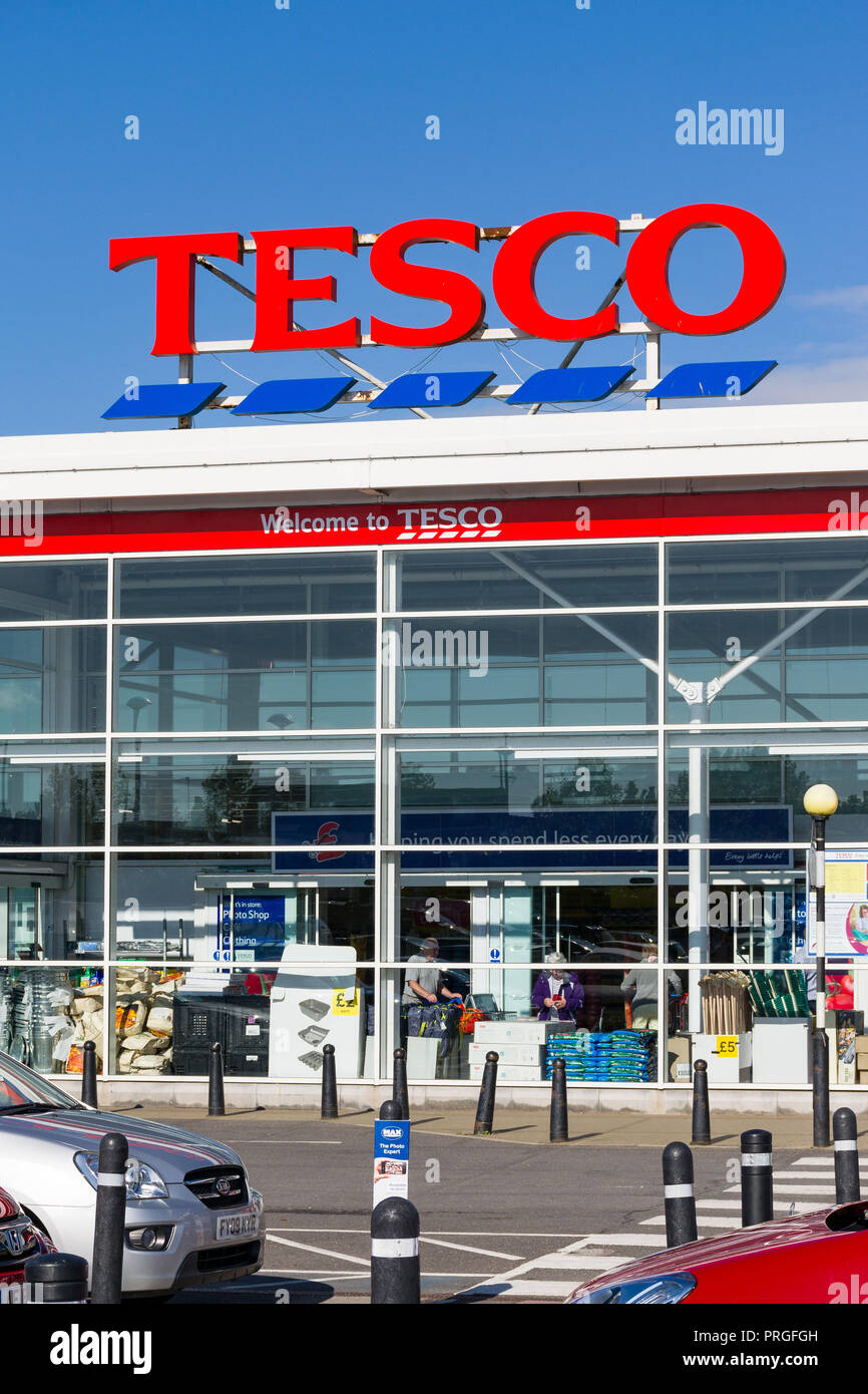 Tesco entrance hi-res stock photography and images - Alamy