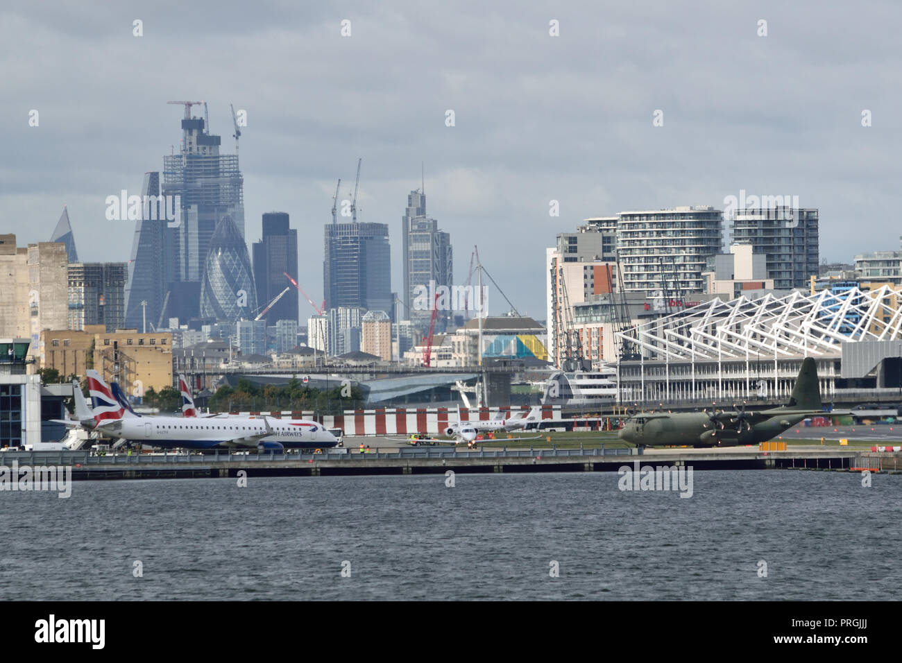 4 engined raf plane hi-res stock photography and images - Alamy