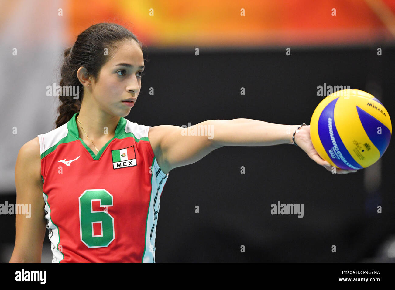 Samantha Bricio Before Serving