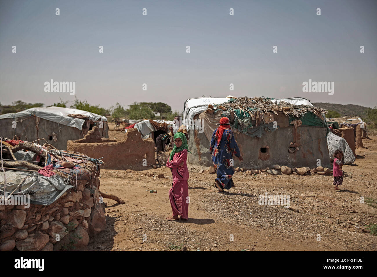 Hajja, Yemen. 01st Oct, 2018. An internally displaced young Yemeni girl ...
