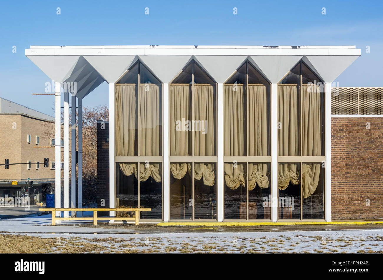 Modernist bank building in downtown Clayton Stock Photo - Alamy