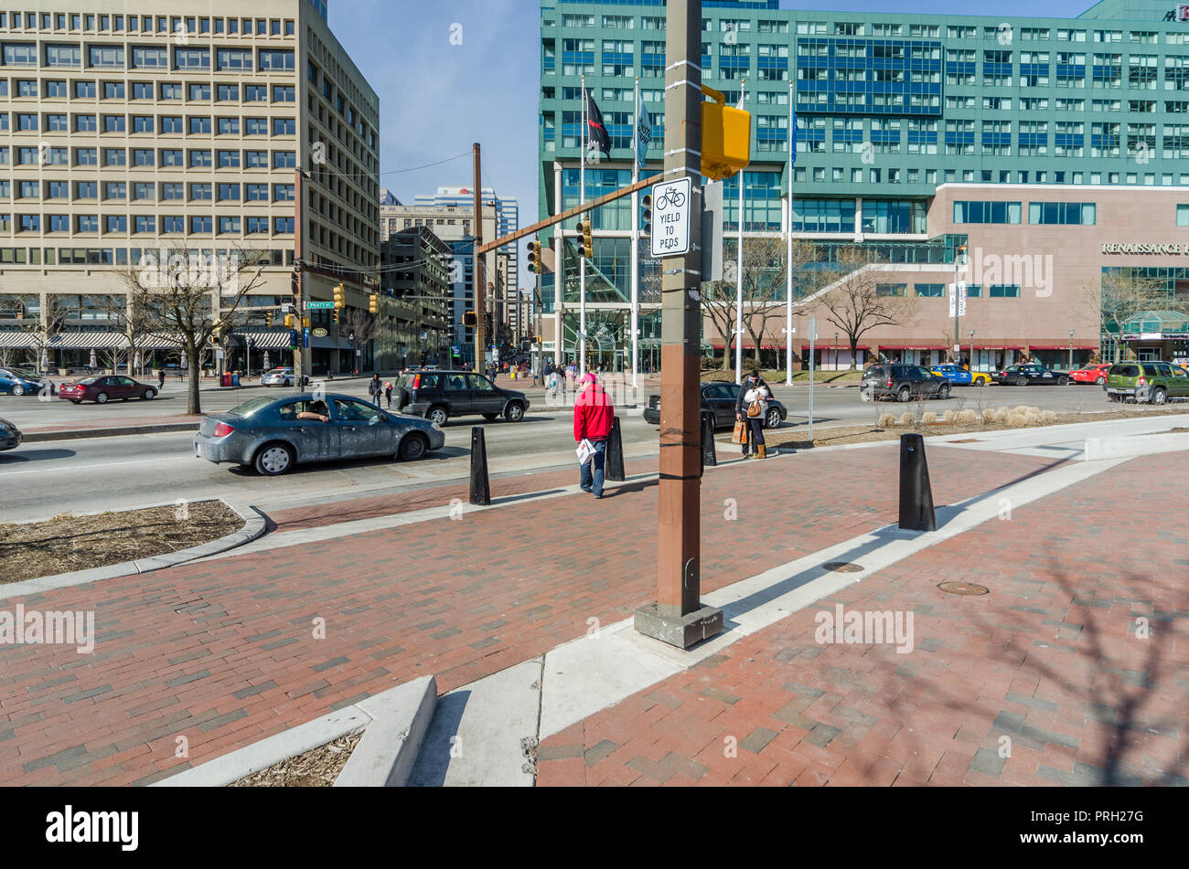 Inner harbor shopping hi-res stock photography and images - Alamy