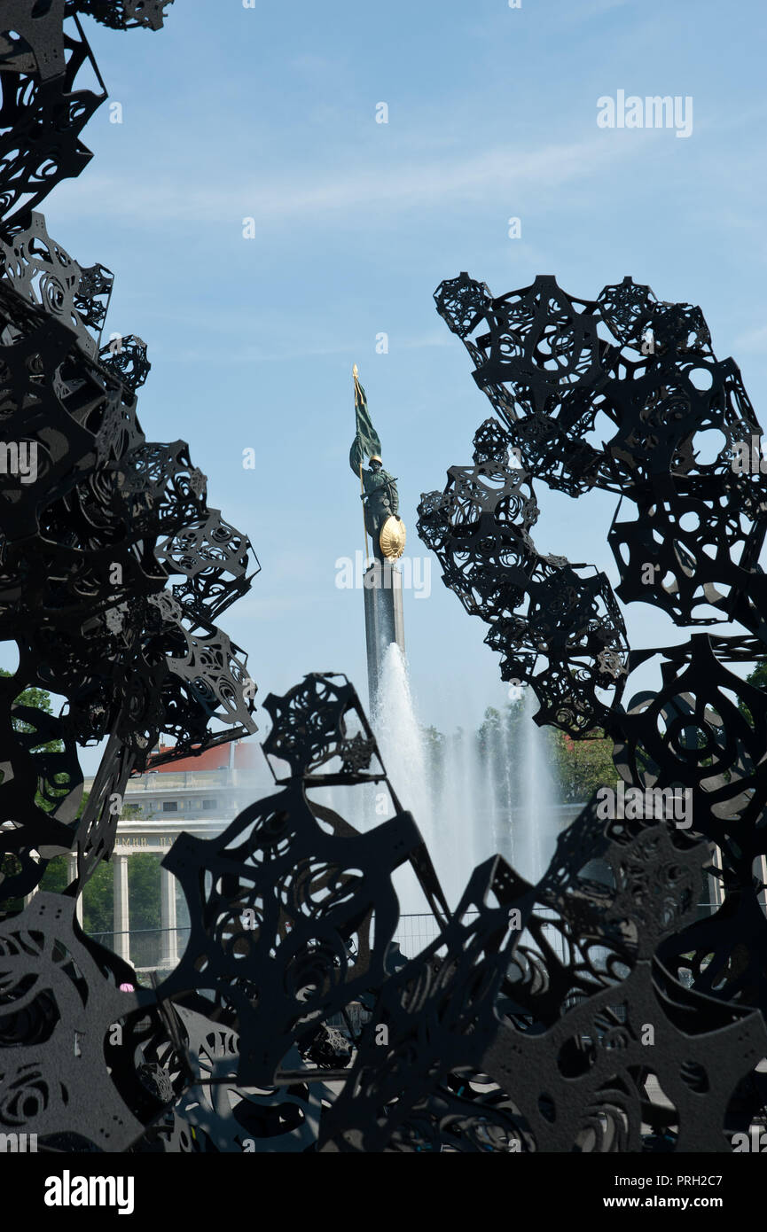 Matthew ritchie hi-res stock photography and images - Alamy