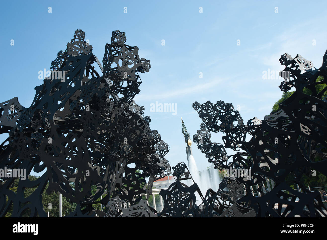 Matthew ritchie hi-res stock photography and images - Alamy