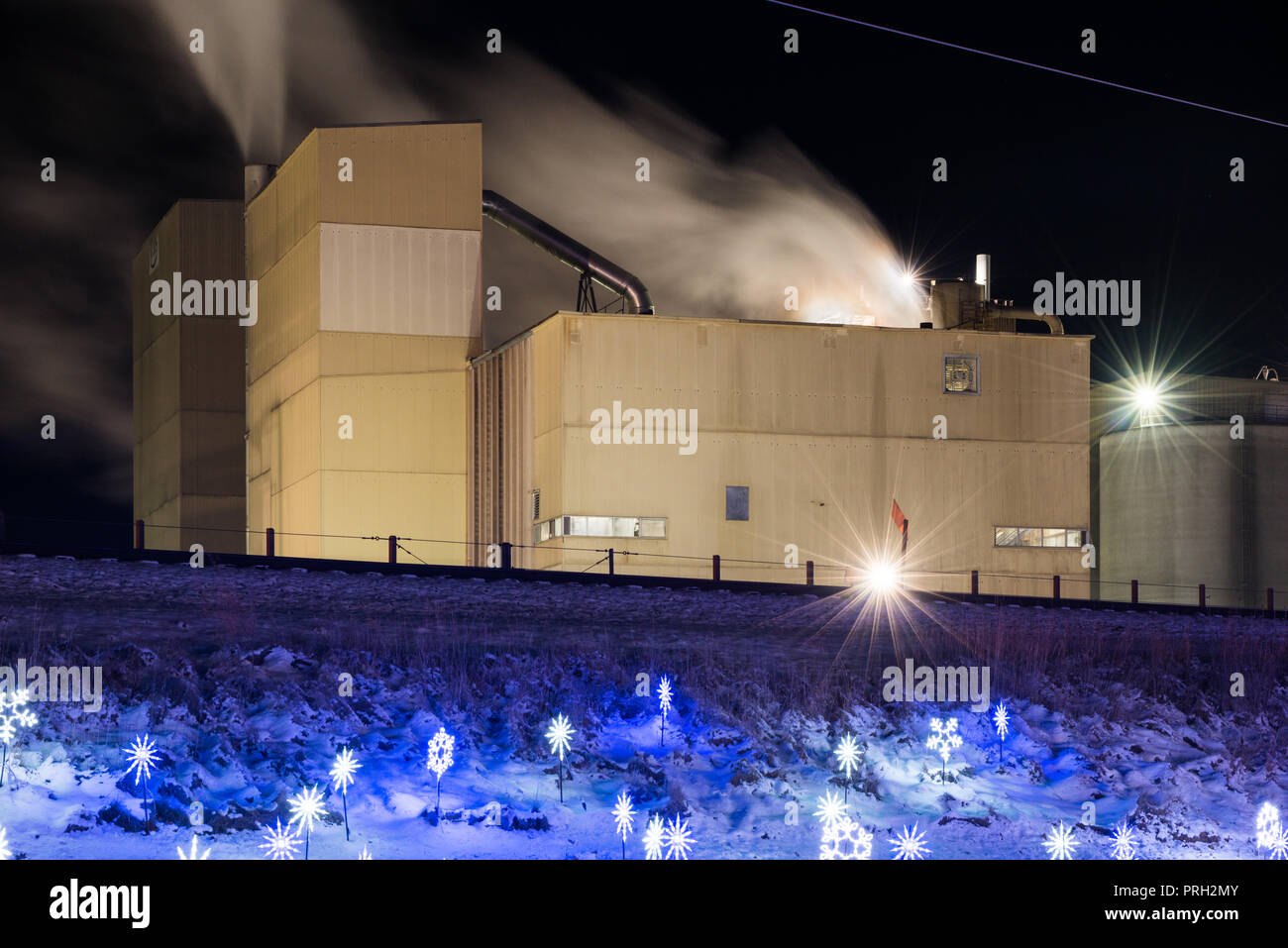 Industrial building night hi-res stock photography and images - Alamy