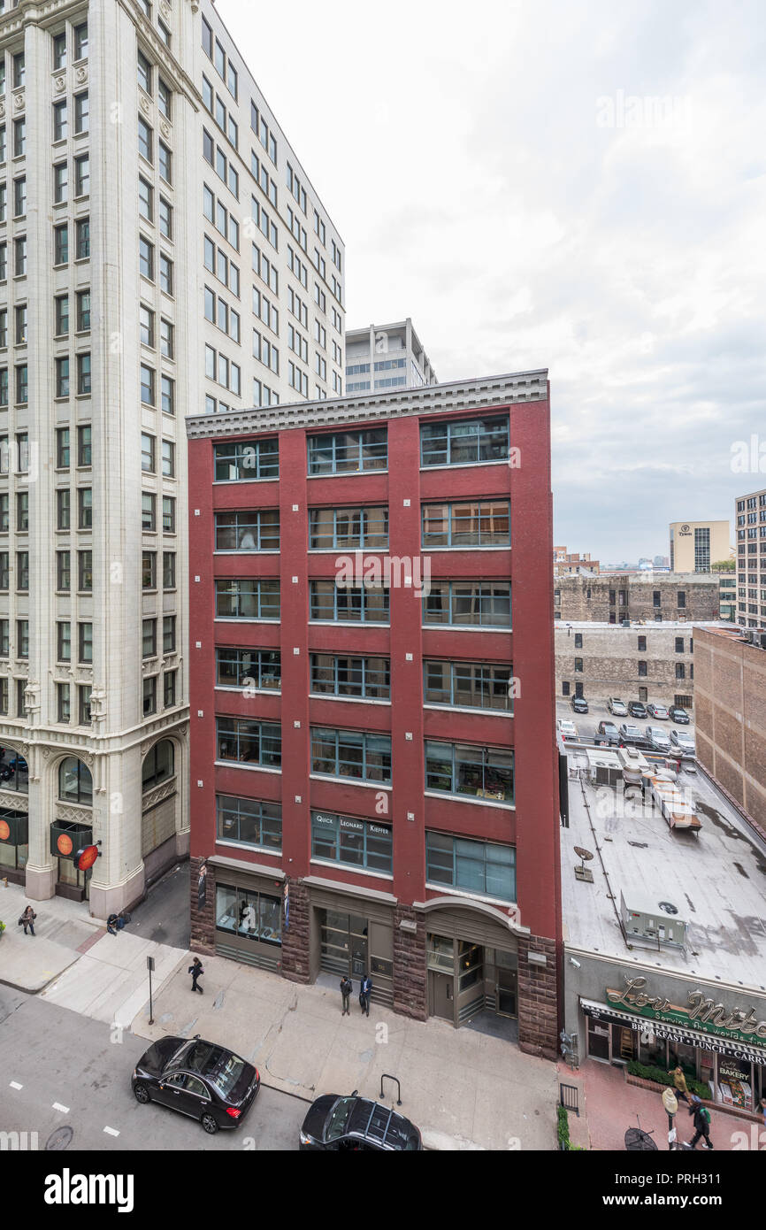 Historic office building in downtown Chicago Stock Photo - Alamy