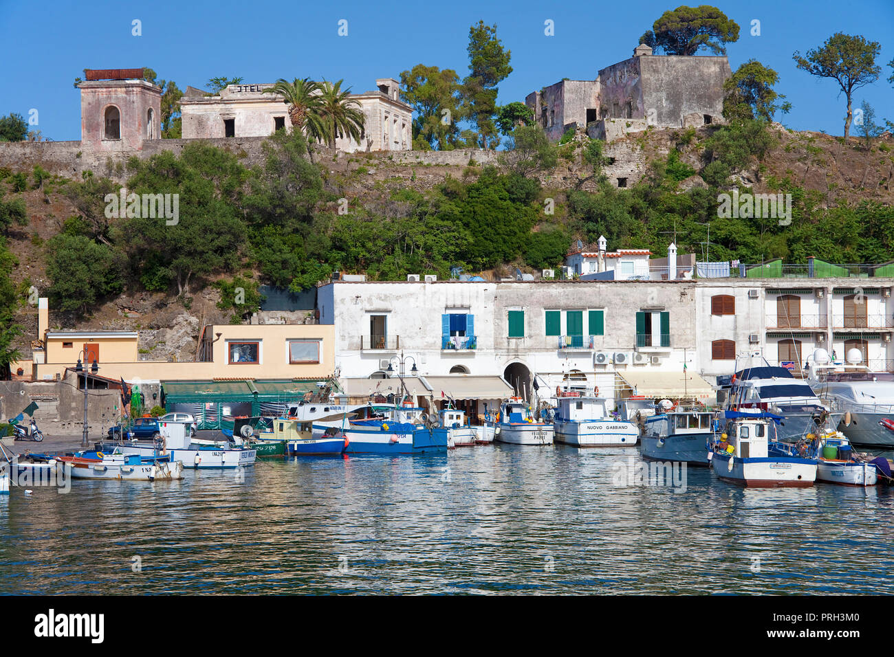 Houses at waterfront of Ischia Porto, Ischia island, Gulf of Neapel ...
