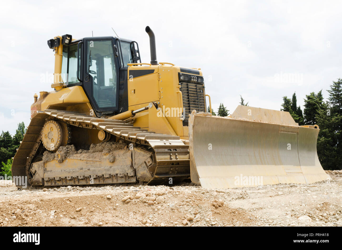 Bulldozer caterpillar hi-res stock photography and images - Alamy