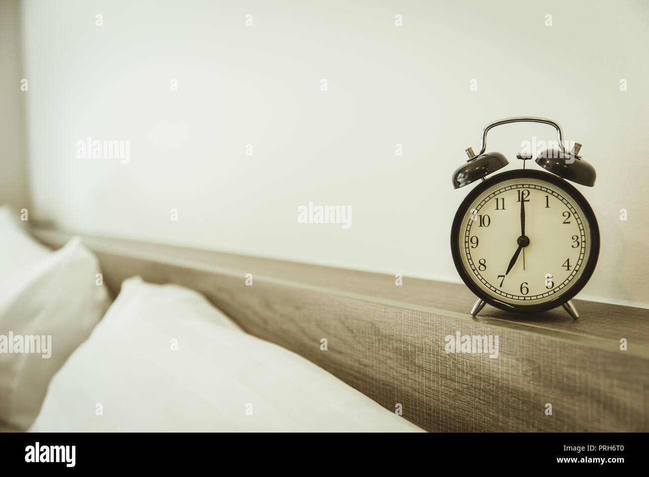 7 o'clock hi-res stock photography and images - Alamy