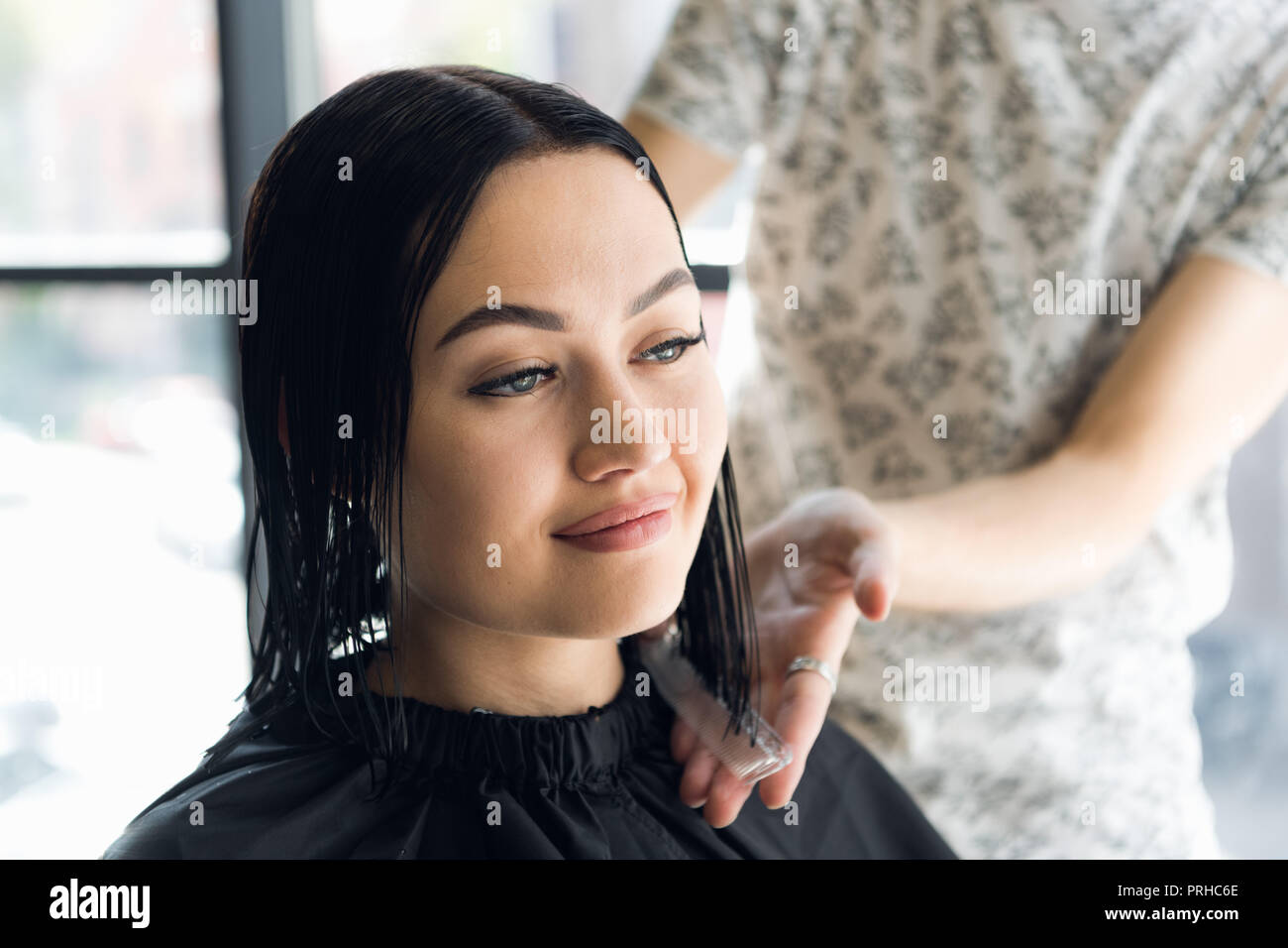 Girl Getting A Haircut High Resolution Stock Photography and Images - Alamy